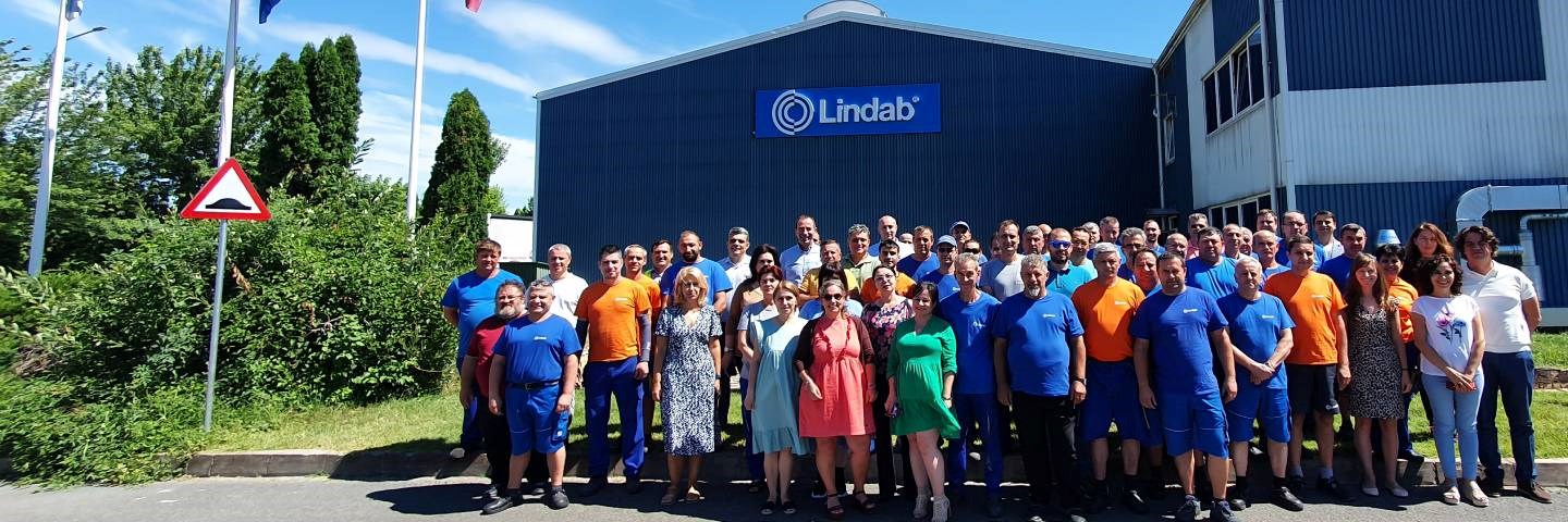 Produse si sisteme pentru acoperisuri, ventilatie si hale metalice